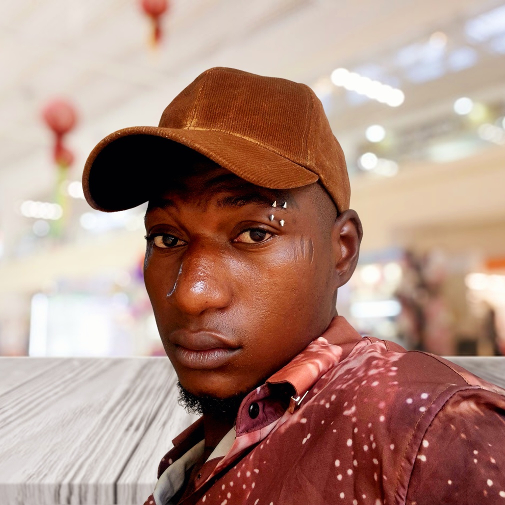 Ali Boubacar has a double set of eyebrow piercings.