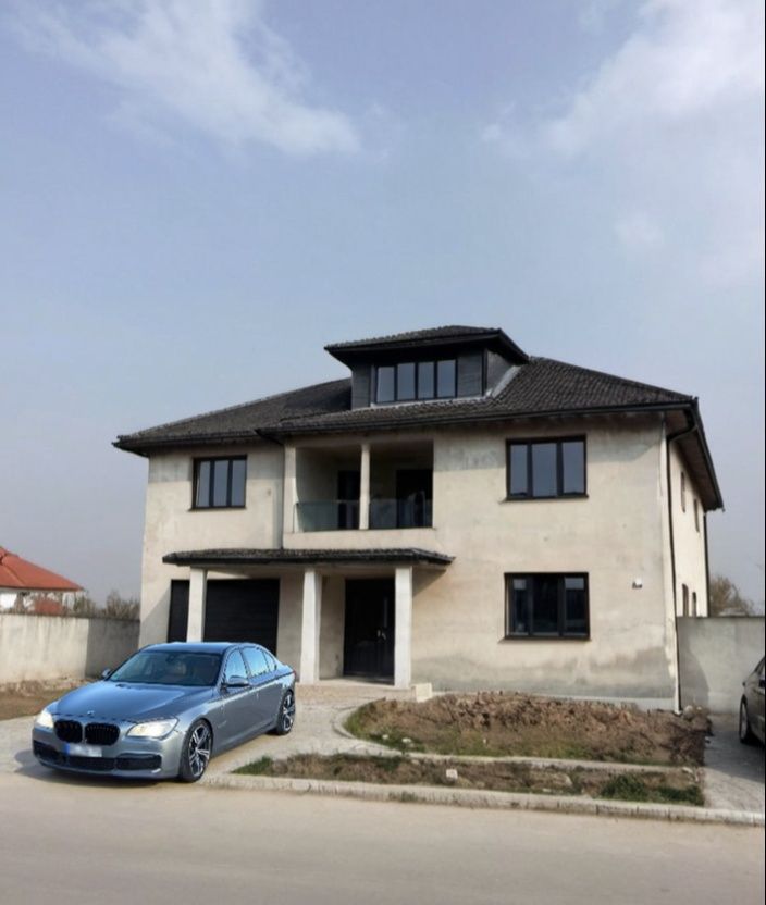 bmw bandit infront of the house