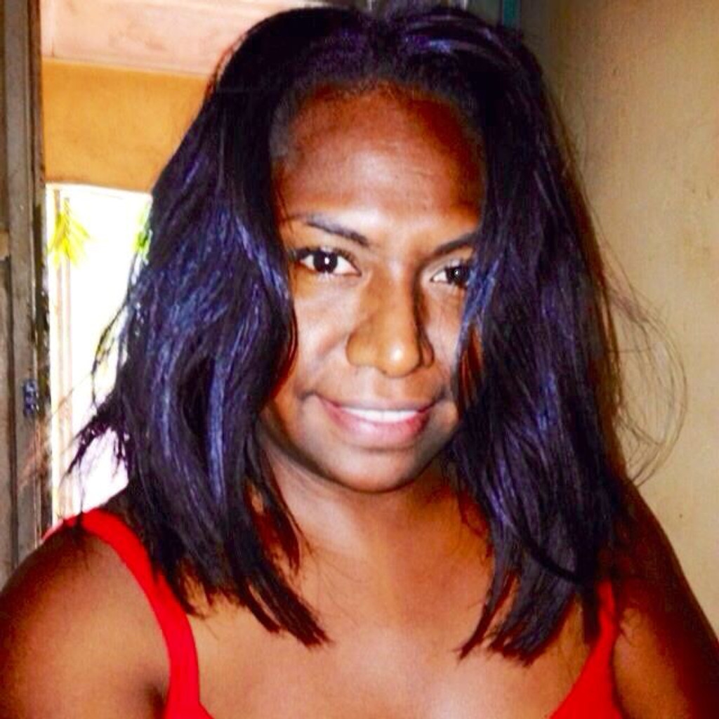 Use the image given of this beautiful Melanesian wom...
